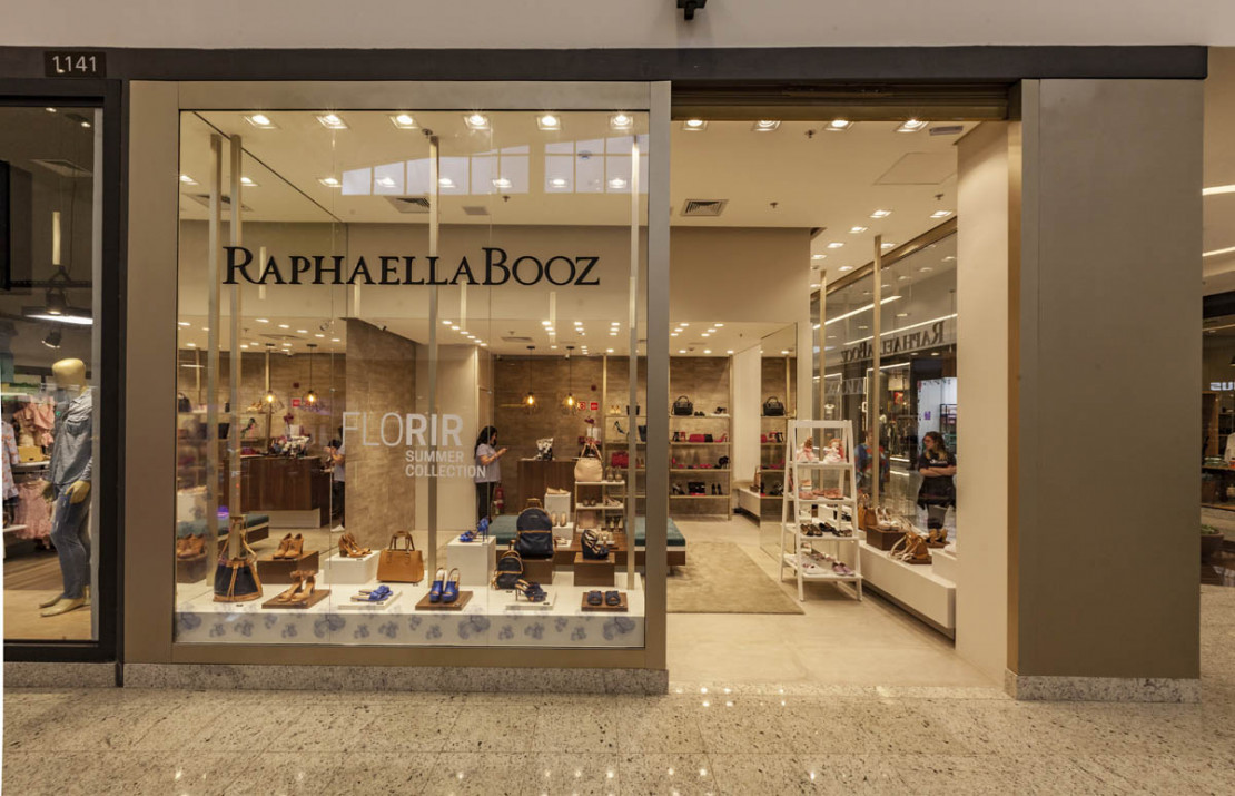 Raphaella Booz integra lojas com Varejonline | Notícias | Baguete